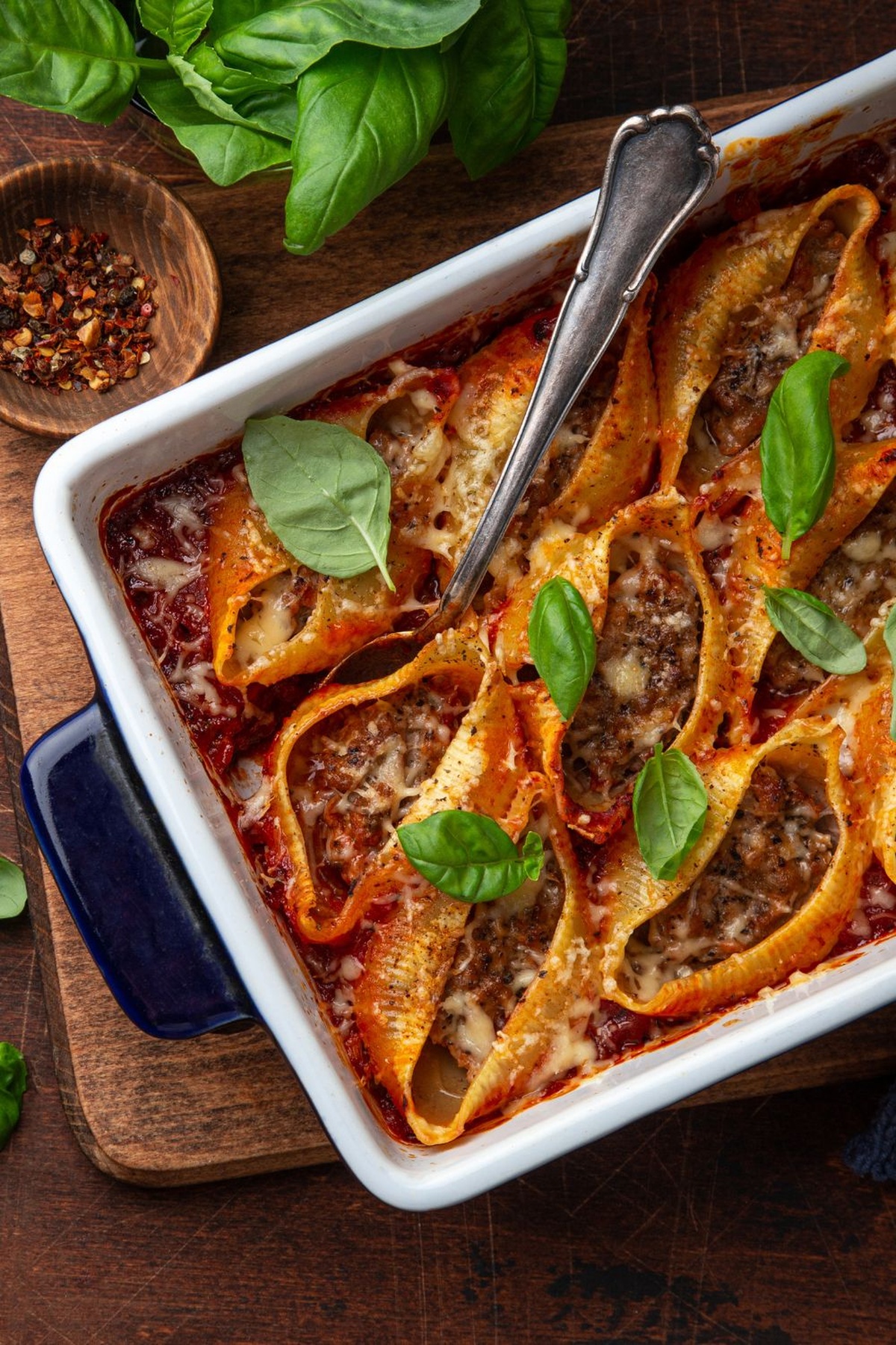 Easy Pioneer Woman Stuffed Shells Recipe: Cozy Family Favorite - Worth ...