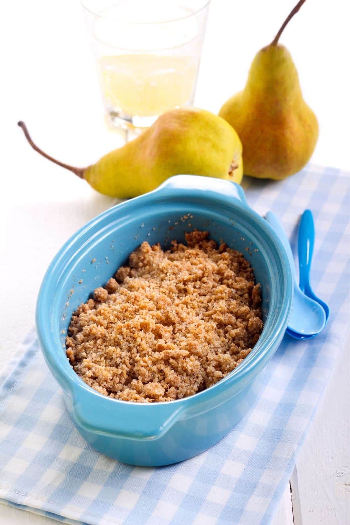 Rustic Mary Berry Pear Crumble Recipe for Sweet Endings - Worth Pinning