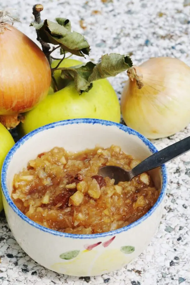 Zingy Mary Berry Apple Chutney Recipe - Worth Pinning