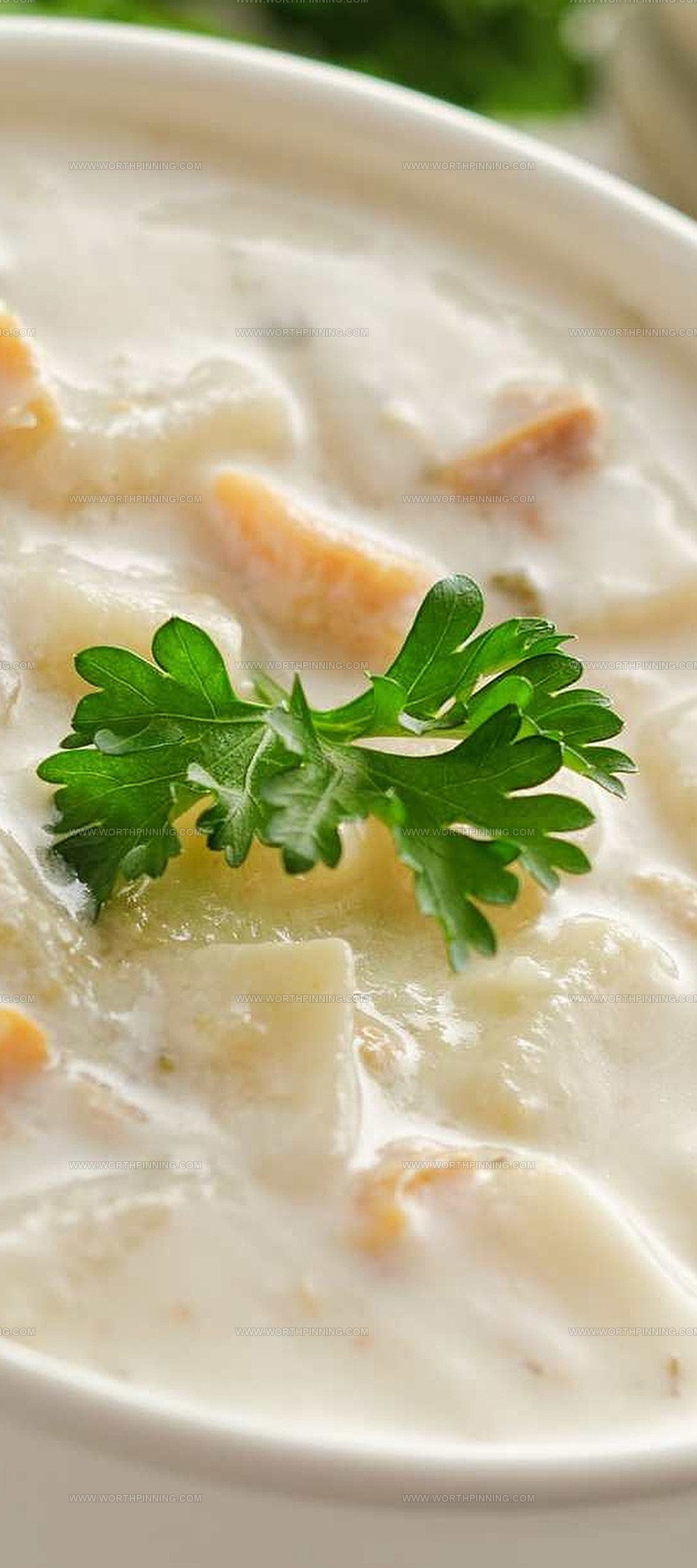 Easy Bobby Flay Clam Chowder Recipe That's Creamy Perfection - Worth ...