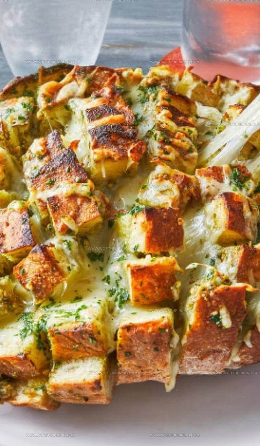 Cheesy Pull-Apart Bread Recipe by Pioneer Woman - Worth Pinning